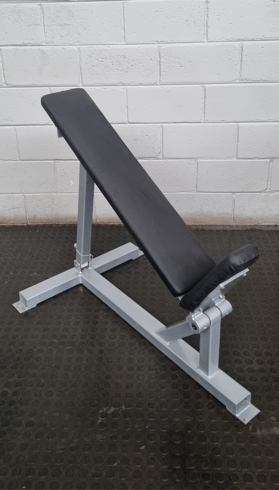 Zest Fixed Incline Bench | Certified Pre-Owned Upper Chest Bench Press ...